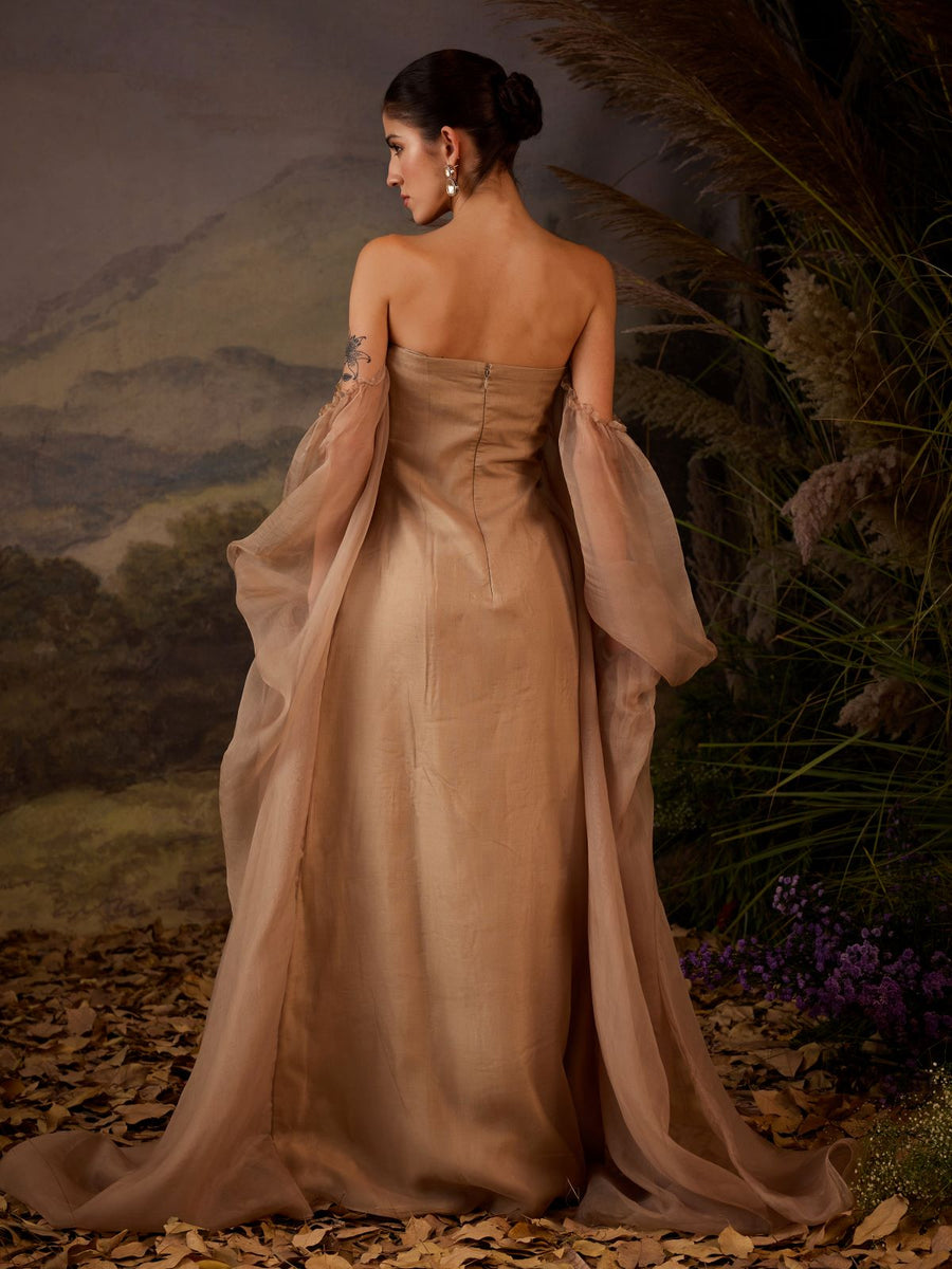 Ethereal Floral Embroidered Gown – samantchauhan